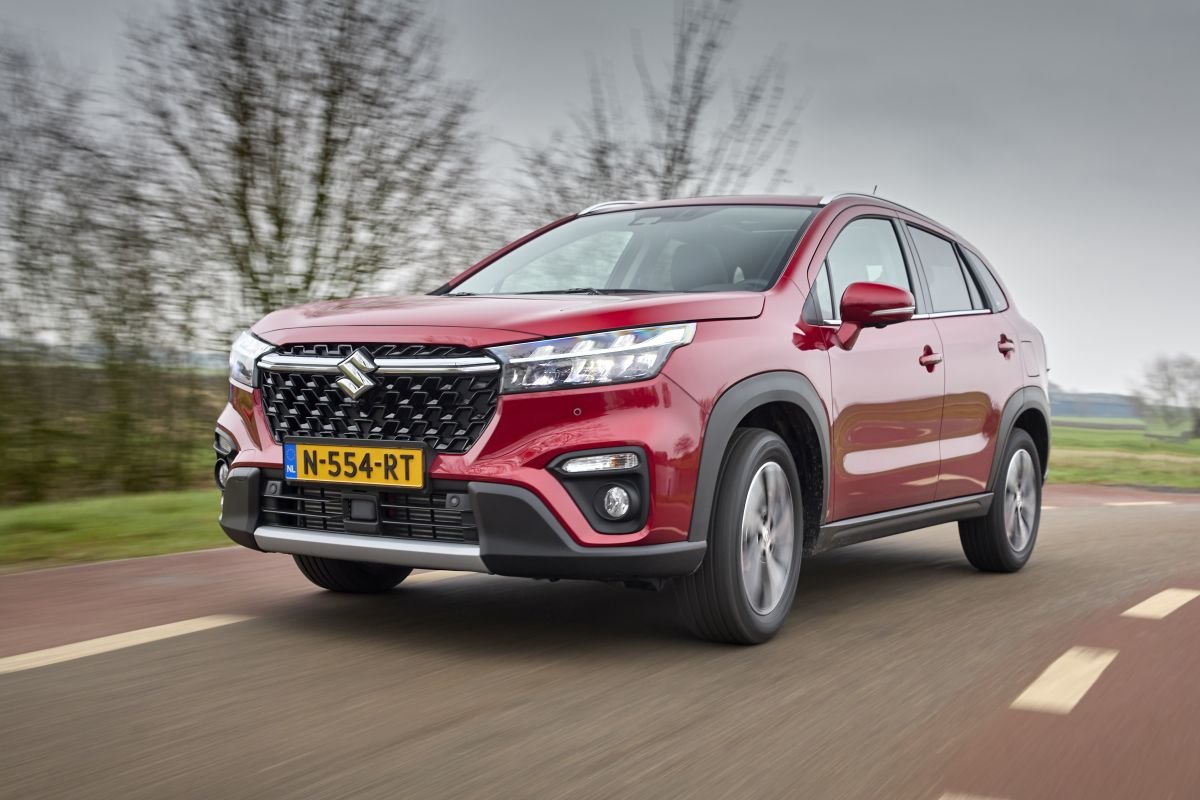 Test: Suzuki S-Cross Smart Hybrid door Autoweek (2022) | Suzuki Auto