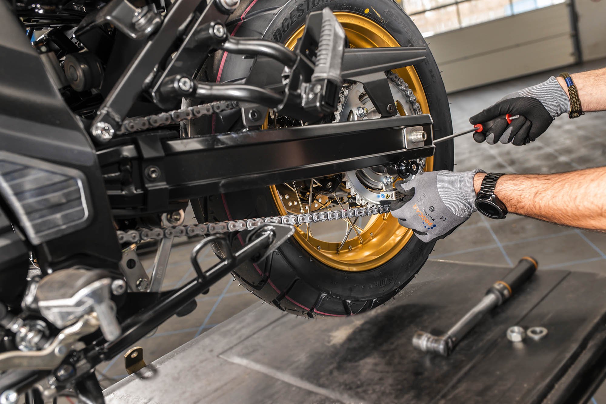 Hoe maak je een motorfiets winterklaar? | Suzuki Blog | Suzuki motoren